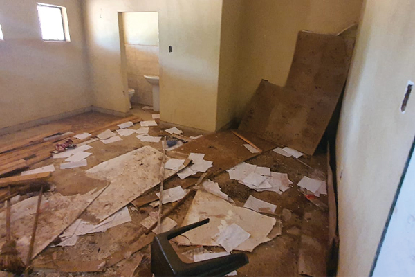 Platinum Bushvelder - Renovations at Thaba Park progressing well ...